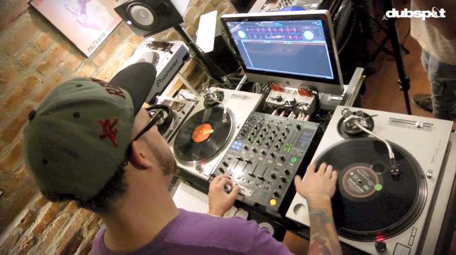 Napi motiváló: Robbie Wilde, a süket DJ - Urbanplayer.hu