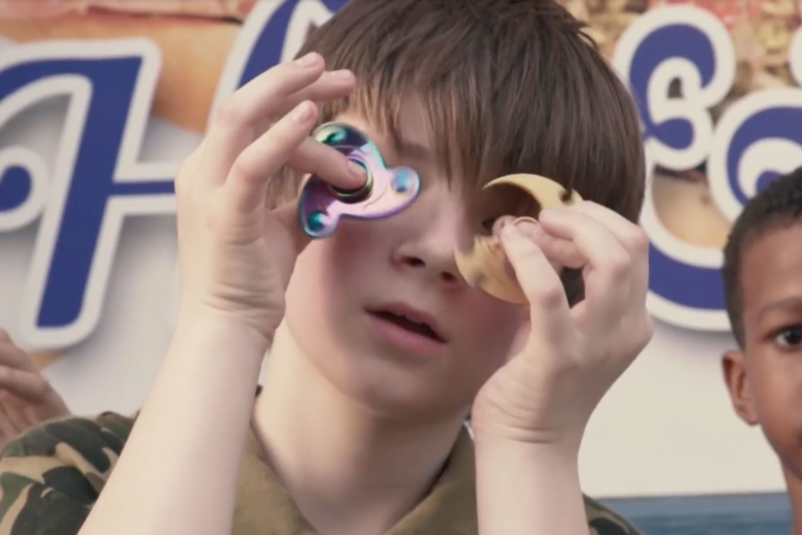 Nem csak azért a nap legmenőbb videója, mert 11 éves rapper a ...