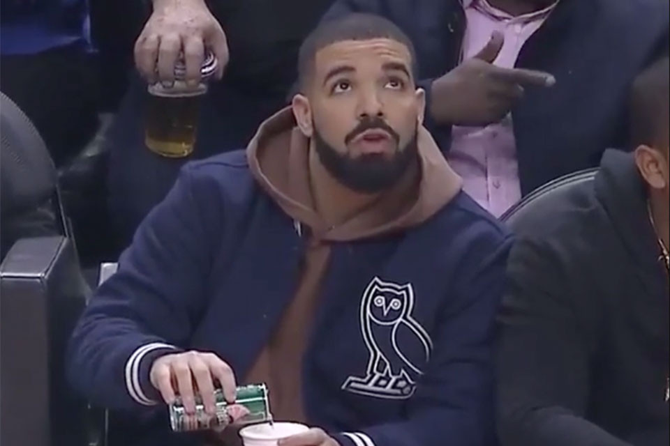 Drake most egy kosármeccsen csinált magából újra mémet - Urbanplayer.hu